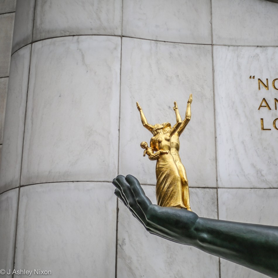 Urban art in Detroit (5): The Spirit of Detroit – NixonScan